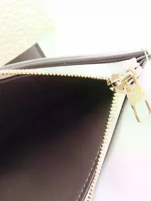 LOUIS VUITTON 2021s Capucines Trifold Wallet