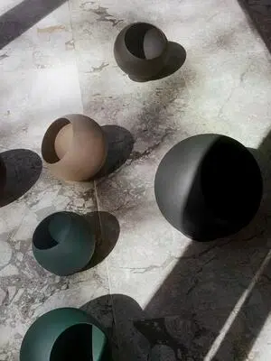 AYTM Globe Oblique-cut Flowerpot - Black