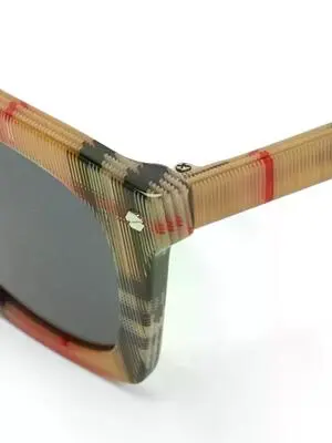 Burberry Camron Square Sunglasses - Neutrals