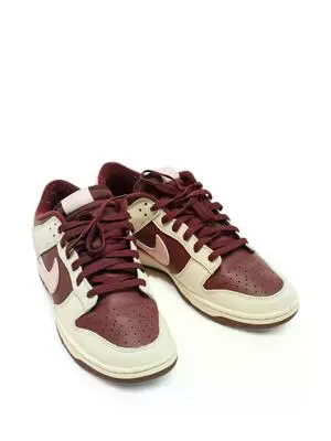 Nike Dunk Retro Valentine's Day Sneakers