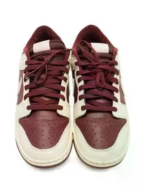 Nike Dunk Retro Valentine's Day Sneakers