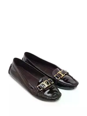 LOUIS VUITTON Burgundy Patent Leather Oxford Ballet Flats With Gold-tone Plaque