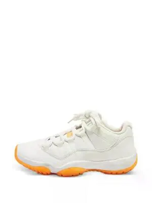 JORDAN 11 Retro Low-top Sneakers