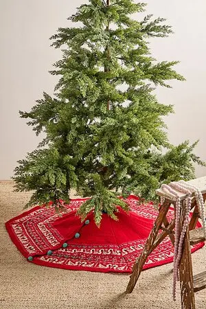 FRENCH KNOT Hand-knit Swan Print Tree Skirt - Red Pattern