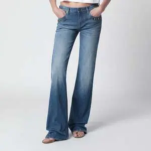 Gucci Low-rise Flare Jeans With Horsebit Detail - Blue