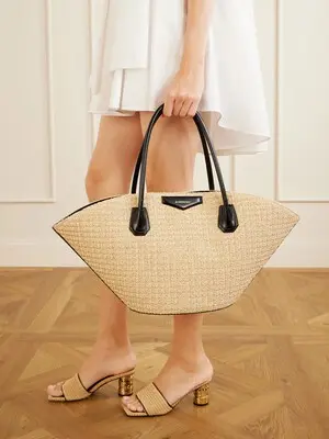 Givenchy Antigona Small Raffia Tote - Neutrals