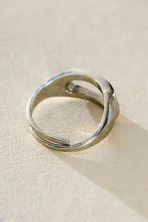 Free People Heart Of Toe Ring - Grey Pattern