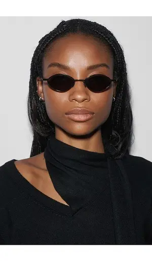 SHEVOKE Alaia Oval Sunglasses - Black