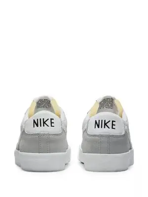 Nike Blazer Low Sneakers - Grey