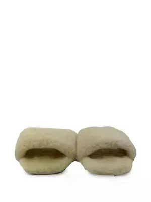 AeydĒ Shearling Slides