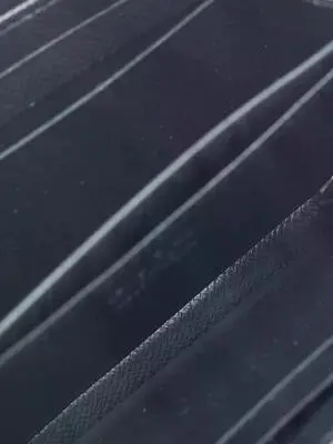 LOUIS VUITTON Zippy Épi-leather Wallet