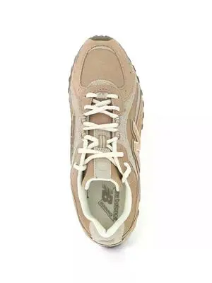 NEW BALANCE 204l Suede Paneled Low Top Sneakers