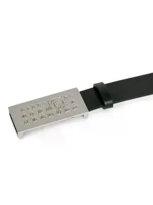 MAISON MARGIELA Slim Numeric Buckle Leather Belt - Black