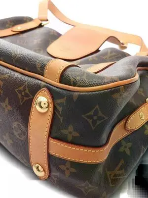 LOUIS VUITTON Monogram Shoulder Bag