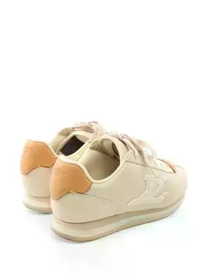 LOUIS VUITTON Logo-patch Sneakers