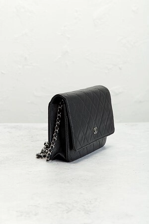 Chanel Caviar Classic Wallet On Chain
