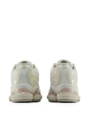 NEW BALANCE Abzorb 2000 Sneakers - Neutrals