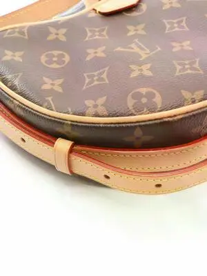 LOUIS VUITTON 2021 Croissant Monogram Shoulder Bag