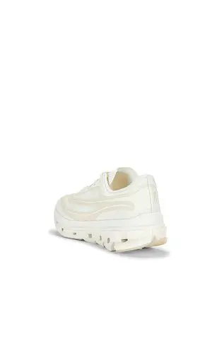 On Cloudflow 5 Ad Trainers - Ivory