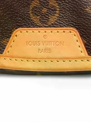 LOUIS VUITTON Monogram Canvas Shoulder Bag - Brown