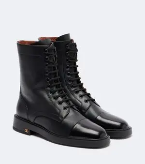Valentino Garavani Vlogo Lace-up Leather Combat Boots - Black