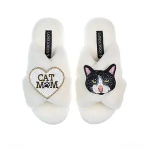LAINES LONDON Neutrals / Classic Laines Slippers With Cat Mum/mom & Oreo Black & Shorthair Cat Brooches Cream - White