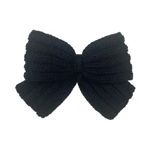 PINAR OZEVLAT Crocheted Bow - Black