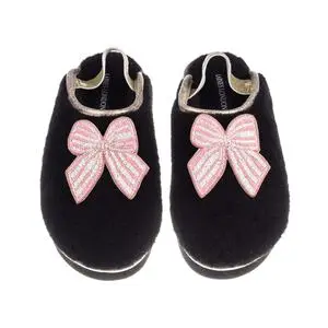 LAINES LONDON Flatform Cloud Slippers With Bow Brooches - Black/gold