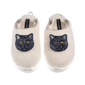 LAINES LONDON Flatform Cloud Slippers With British Shorthair Cat Brooches - Gold/white