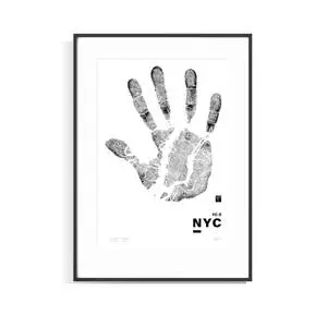 Curiosity Snug Hi-five Series Nyc New York Limited Edition Print - Black