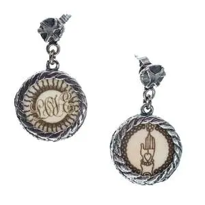 GEM KINGDOM Silver / White Sterling Silver Engraved Earrings White Love And Hand - Silver/white