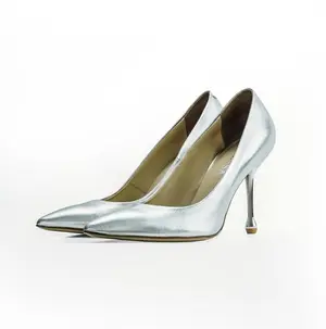 STESSA BY SARAH Stiletto Pumps In Metallic Kidskin Leather