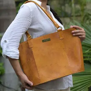 ZASTASTUDIO Gold Shield Bag
