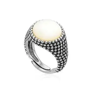 UNALOE Sterling Shield Ring With Luminous Mother Of Pearl - Silver