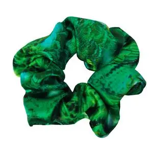 TRAMP IN DISGUISE Batis Scrunchie - Green