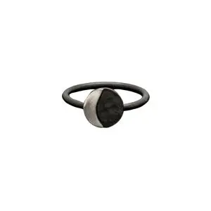 ZULA JEWELRY + DESIGN Black / Silver Crescent Moon Ring - Black/silver