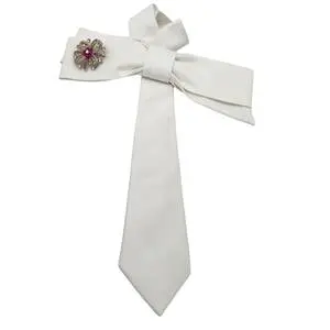 NANDANIE Neutrals Grace Bowtie-brooch Edition Blush Petal Bloom - White
