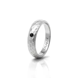 UNALOE Silver / Black Black Diamond Silver Band Ring – Slim Hammered Wedding Ring, Modern Stackable Statet Jewelry - Silver/black