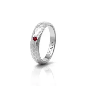UNALOE Red / Silver Hammered Sterling Silver Band Ring With Ruby - Red/silver