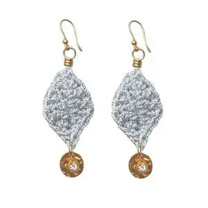 HILO DE MAR Leaf Earring With Charms - Silver