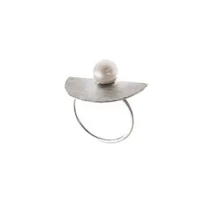 SILVER MOON Pearl Sterling Ring – Moon’s Second - Silver