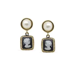 VINTOUCH ITALY Gold / Black The Beloved Gold-plated Black Cameo And Pearl Earrings - Gold/black