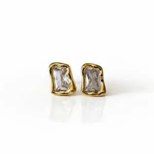 VICKY&NICO Luxe Prism Studs - Gold