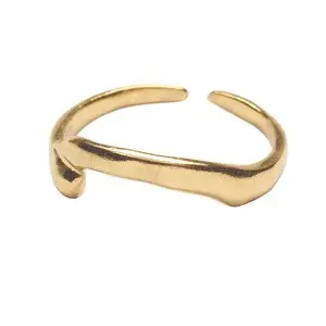 YAA YAA LONDON Little Hug Vermeil Ring - Gold