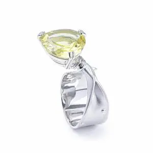 GERMAN KABIRSKI Aruna Open Silver Ring With Heart Shaped Natural Lemon Quartz - Silver/yellow
