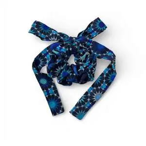 TRAMP IN DISGUISE Aziz Scrunchie With A Bow - Blue