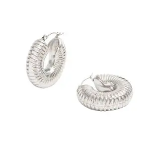 BERMUDA WATCH COMPANY Annie Apple Lilia Chubby Hoop Ridge Earrings - Silver
