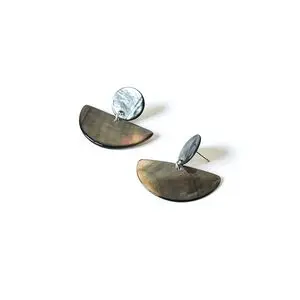 Likhâ Mother-of-pearl Geometric Drop Earrings - Black