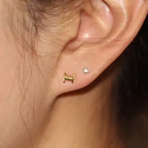 VICSTONENYC FINE JEWELRY Barbed Wire Yellow Solid Stud Earrings - Gold