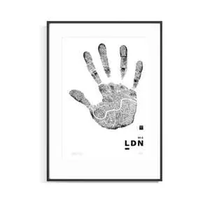 Curiosity Snug Hi-five Series Ldn London Limited Edition Print - Black